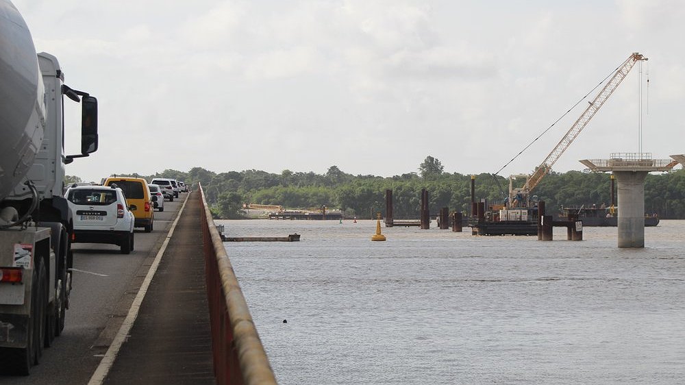 Larivot (Guyane) : Un pont trop long.... à construire | Portail de ...